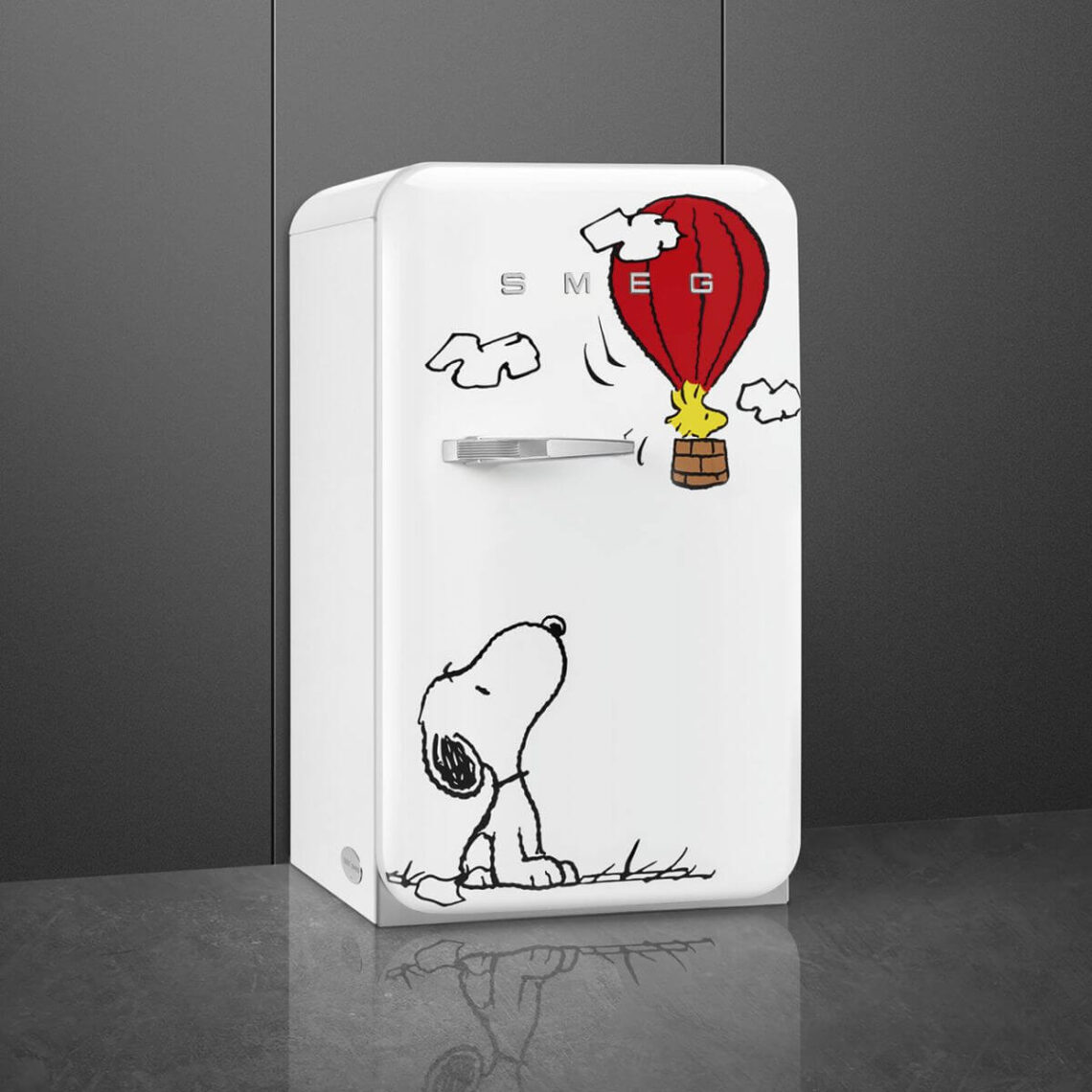 Smeg Retro-Kühlschrank mit Snoopy » ELEKTRObranche.at